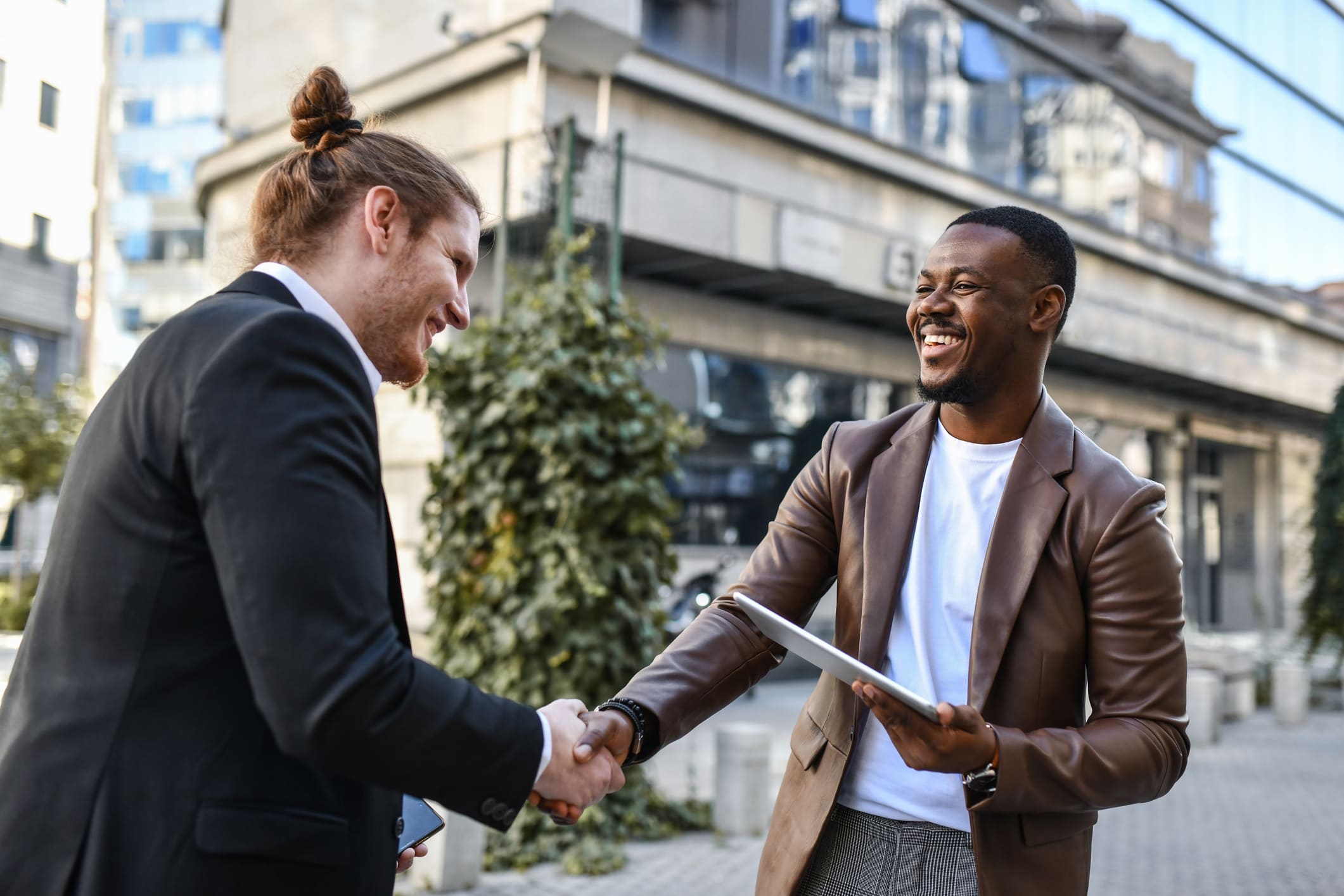 How to Dominate a Neighborhood with Circle Farming